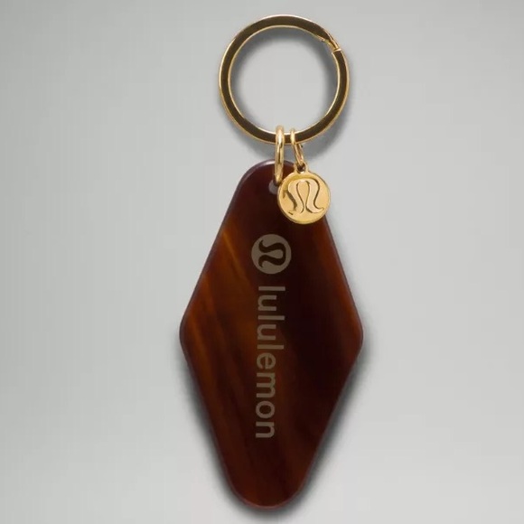lululemon athletica | Accessories | New Lululemon Diamondshaped Hotel ...